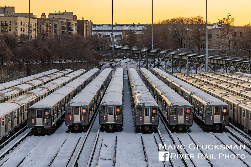 RIVER RAIL PHOTO | NYC Subway | MTA NYCT Subway R-68/68As, Concourse ...